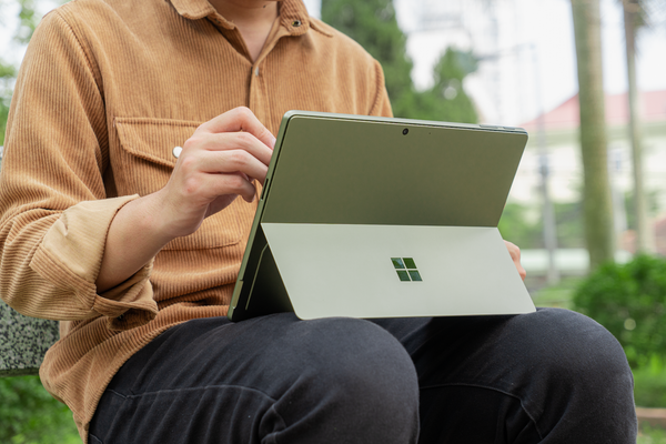 So sánh Surface Pro 9 Intel 12th và Surface Pro 9 SQ3: Sự lựa chọn nào ...