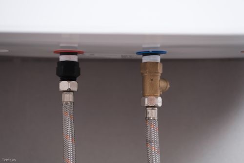 Trên tay bình nước nóng Atlantic Neo MAX